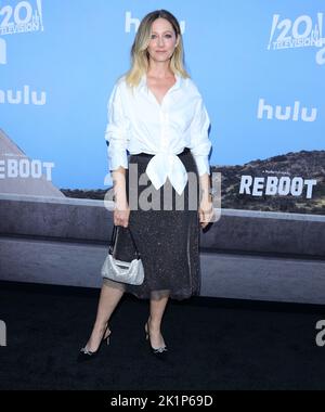 Judy Greer arrive à Hulus Original Series REBOOT Premiere tenue au Fox ...