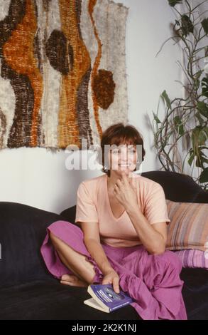 Portrait de l'actrice française Catherine Rouvel jouant le personnage ...