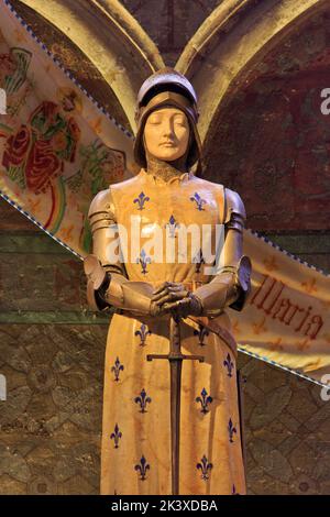 Jeanne d'Arc (1412-1431), sauveuse de France sur une peinture murale à la basilique du Bois ...