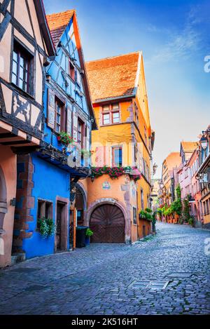 Riquewihr, Alsace. Les plus beaux villages de France. Célèbre route des ...