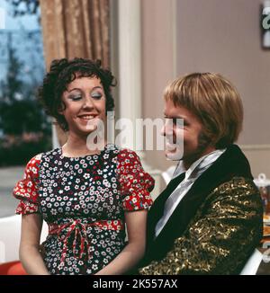 Besuch auf einem kleinen Planeten, Fernsehspiel nach dem Stück von Gore ...