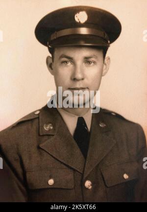 L'Adjudant-chef de l'armée américaine 2 James Marchetti, un pilote de ...