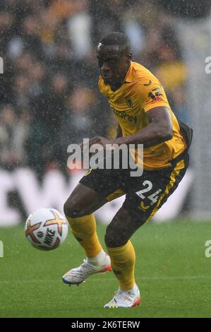 Toti Gomes #24 de Wolverhampton Wanderers pré-match inspection du ...