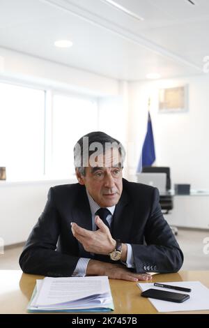 2017/02/21. La politicienne française et le candidat à la présidence ...