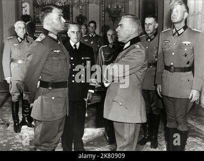 Erwin Rommel avec Gerd von Rundstedt à étudier une carte, 1944 Photo ...