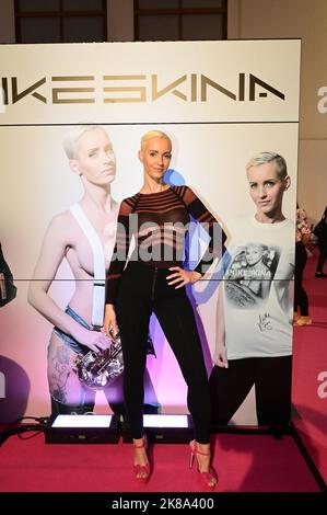 Anike Ekina auf der 25. Venus Berlin 2022 dans den Messehallen unter ...