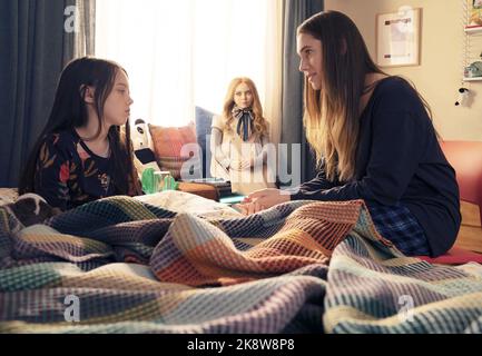 M3GAN, (alias MEGAN), de gauche à droite : Amie Donald AS M3gan (voix ...