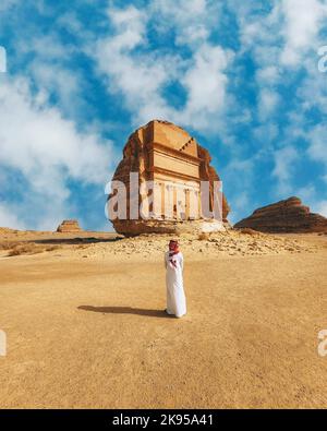 Qasr al-Farid tombe de Lihyan fils de Kuza Madain Saleh, dans la ...