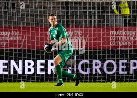 ALMERE, PAYS-BAS - OCTOBRE 7 : gardien Nordin Bakker d'Almere City FC ...