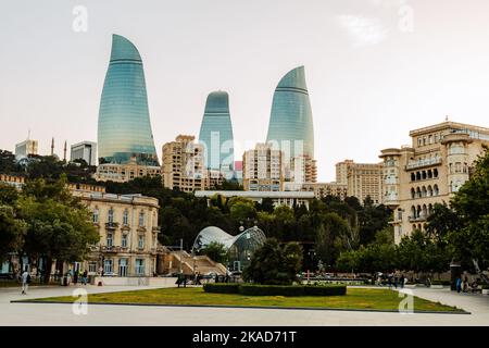 Bakou Flame Towers est le plus grand gratte-ciel de Bakou, en ...