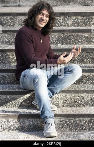 La chanteuse Javi Cantero pose lors de la séance de portraits à madrid ...
