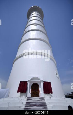 La vue de la nouvelle tour Dharahara pour l'inauguration à Katmandou ...