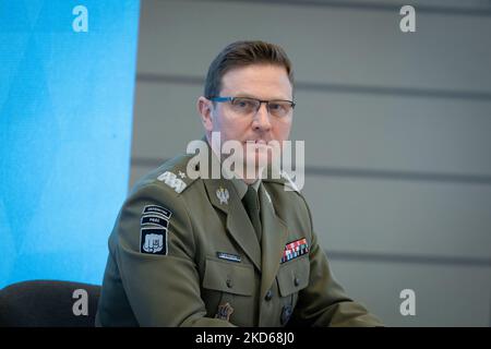Le général Karol Molenda lors de la conférence "Loi sur la défense ...