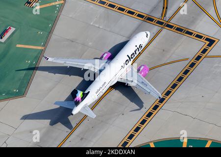 Avion Volaris Airbus A320neo à l'aéroport. Compagnie aérienne Volaris ...