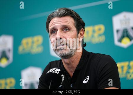 Patrick Mouratoglou entraîneur de Holger Rune lors d'une conférence de presse des Rolex Paris ...