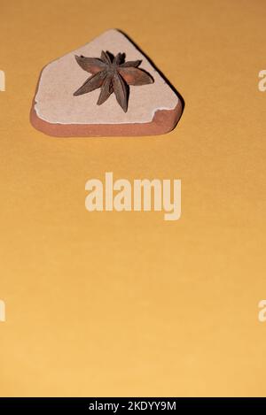 Arbre d'anis, l'anis étoilé (Illicium verum), les feuilles et les ...