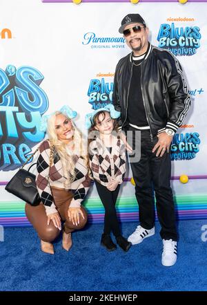 Coco Austin, Chanel Nicole Male et Ice-T assistent à la première de ...