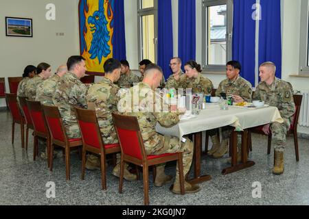 Sgt. Commandement Le Maj. Christopher Prosser, commandant adjoint ...
