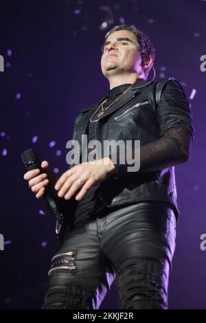 Le chanteur Marc Gili du groupe Dorian se produit lors du concert de la ...