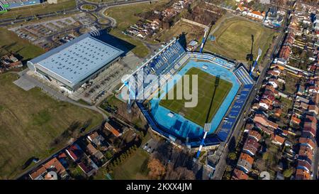 Vue aérienne du stade Gradski vrt et de la salle de sport Gradski vrt à ...