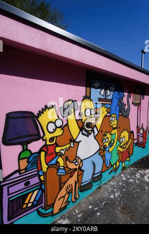Le graffiti peint de la célèbre famille des Simpsons de la série animée ...