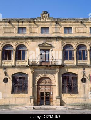 FACHADA RENACENTISTA DEL SIGLO XVI - RESTAURADA EN EL SIGLO XX - FOTO ...