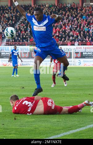 20121028 - KORTRIJK, BELGIQUE: Steven Joseph-Monrose de Genk et Gert ...