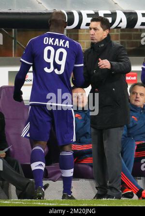 20151210 - BRUXELLES, BELGIQUE : Besnik Hasi, entraîneur en chef d ...