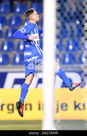 Leandro Trossard de Genk célèbre après avoir marqué le match Jupiler ...