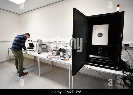 L'illustration montre le laser TPA (Two Photon Absorbtion) au nouveau ...