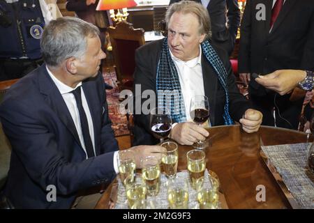Alain Courtois, échevin de Bruxelles, et Gerard Depardieu, acteur ...