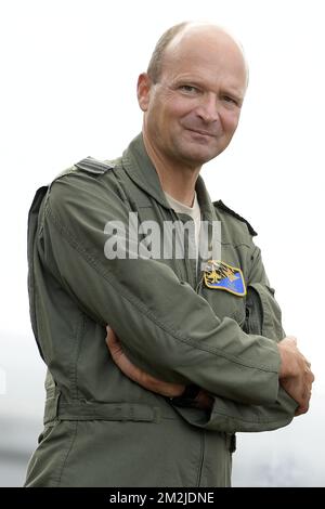 Le général Major Frederik Vansina (chef de l'armée de l'air belge) et ...