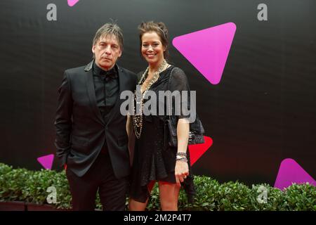 Luk Alloo et Sandy Blanckaert photographiés sur le tapis rouge avant l ...