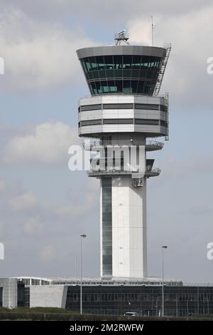 L'illustration montre des clés de sécurité avant une conférence de ...