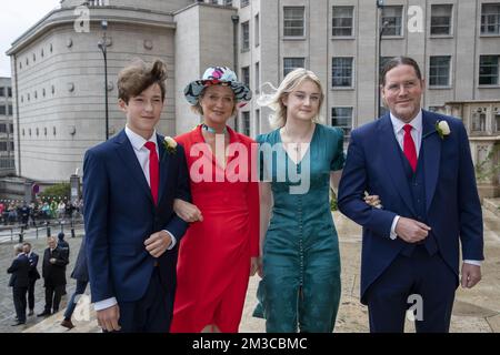 Oscar O'Hare, la princesse Delphine, Josephine O'Hare et James O'Hare ...