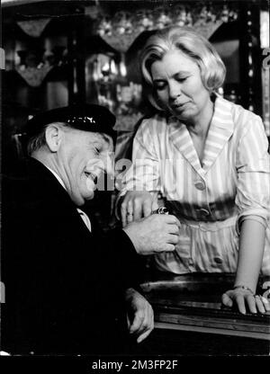 Ohnsorg-Theater 'Mein Mann der fährt zur See' - Justus Aldag (Heini ...