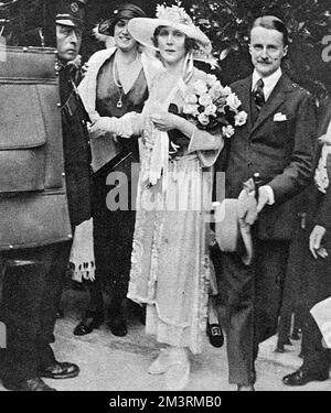Mariage de Lady Diana Cooper (née Manners) et Alfred Duff Cooper à St ...