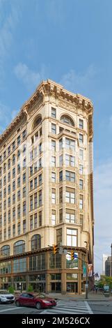 Le Rose Building de 10 étages, revêtu de terre cuite, était le plus ...