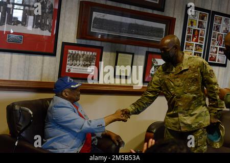 ÉTATS-UNIS Le colonel de la Force aérienne, Eugene Moore III ...