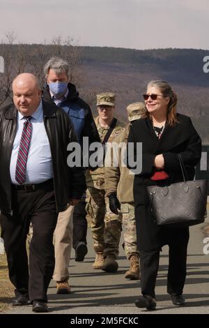 Le commandant de la garnison de la zone d'entraînement de Novo Selo, le ...
