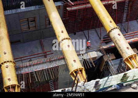 Chantier de construction station de métro souterrain aéroport de ...