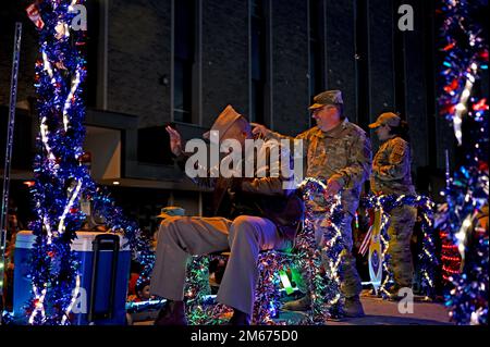 Le lieutenant-colonel Timothy Wade, chef des affaires publiques de l ...