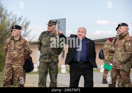 Le général Dimitar Iliev, chef adjoint de la défense, ministère de la ...