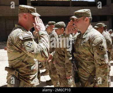 Le lieutenant-colonel Gregory Polk, commandant de la Force ...