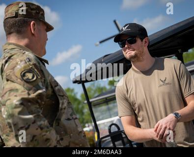 Général Tony Bauernfeind, États-Unis Le vice-commandant du Commandement ...