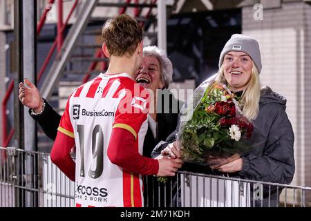 OSS, PAYS-BAS - JANVIER 6 : Rick Dekker de TOP OSS, Delvechio Blackson ...