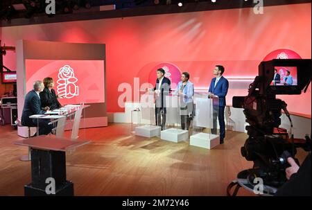 Nathalie Saint-Cricq, journaliste et chef du service politique de ...