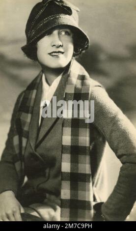 Portrait de l'actrice américaine du film silencieux Claire Windsor ...