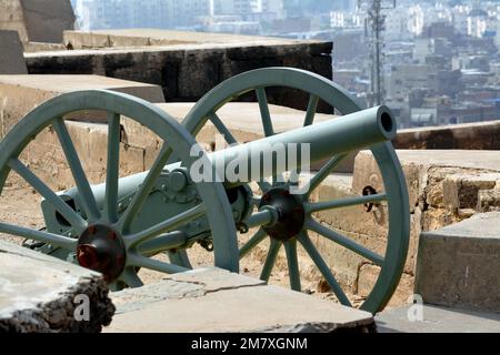Le canon iftar de la Citadelle du Caire, le château de Salah El DIN le ...