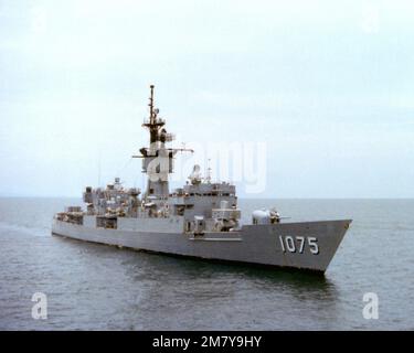 Une vue aérienne à tribord du navire de transport USNS Gordon (T-AKR ...